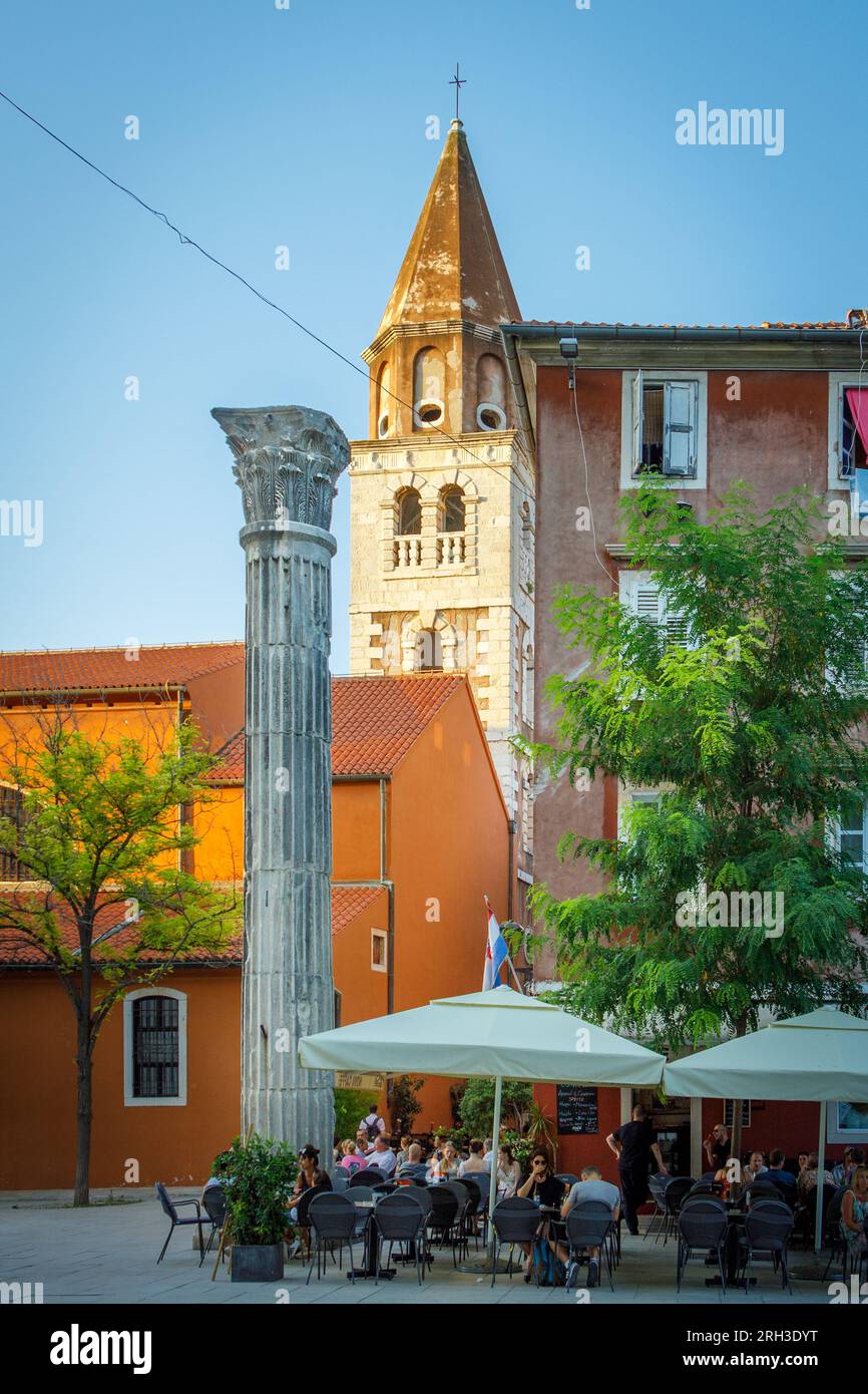 Corinthean pillar hi-res stock photography and images - Alamy