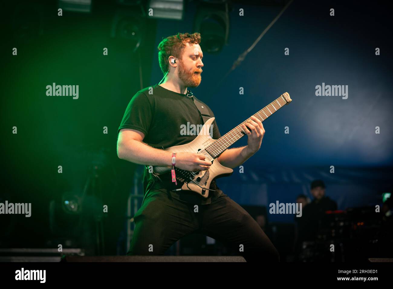 Metal 2 the masses hi-res stock photography and images - Alamy