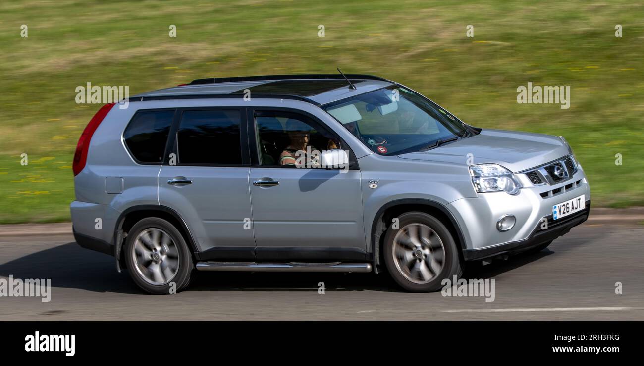 Milton Keynes,UK - Aug 10th 2023: Silver diesel engine 2014 Nissan X ...