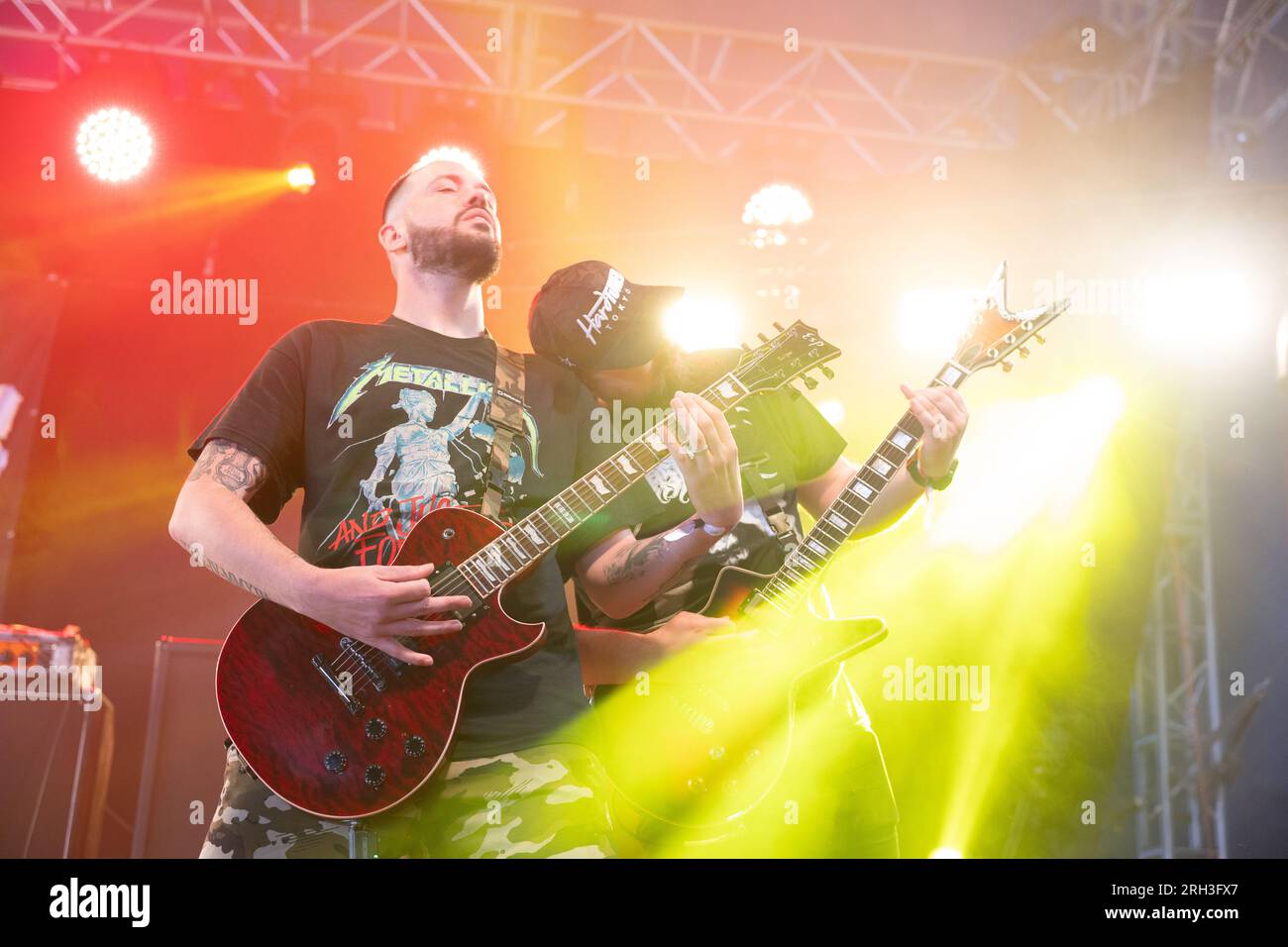 Metal 2 the masses hi-res stock photography and images - Alamy