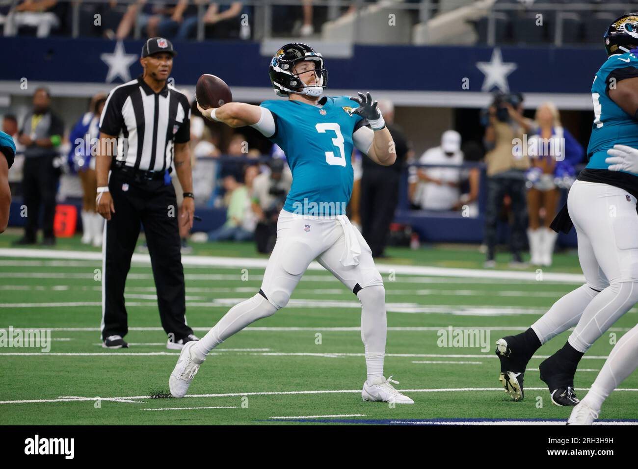 Jacksonville Jaguars quarterback C.J. Beathard (3) looks to throw a ...