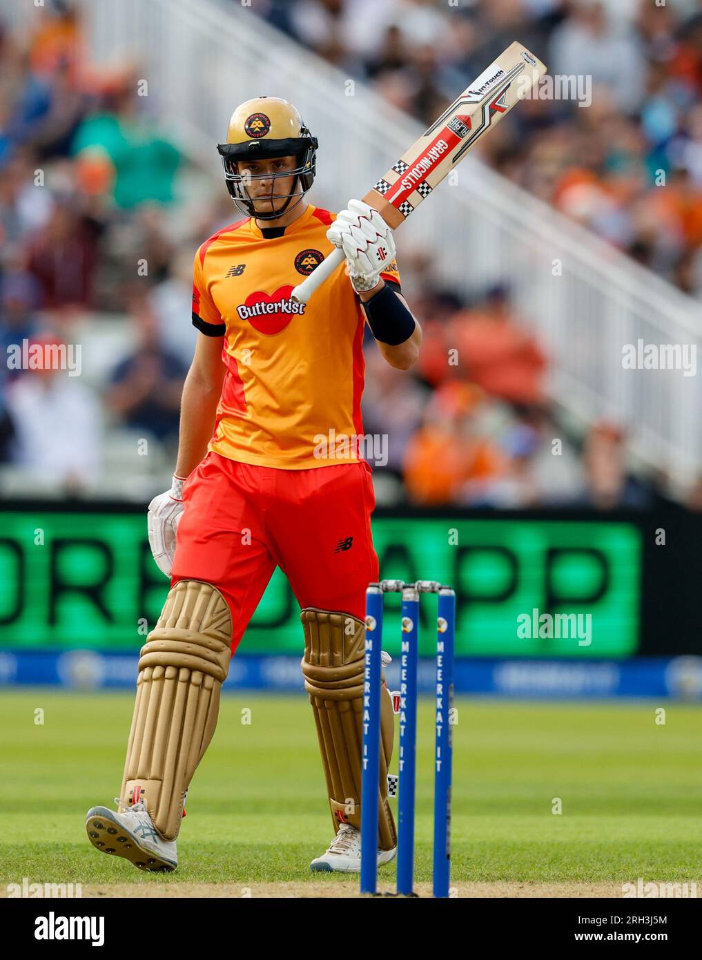 Oval invincibles crowd hi-res stock photography and images - Alamy