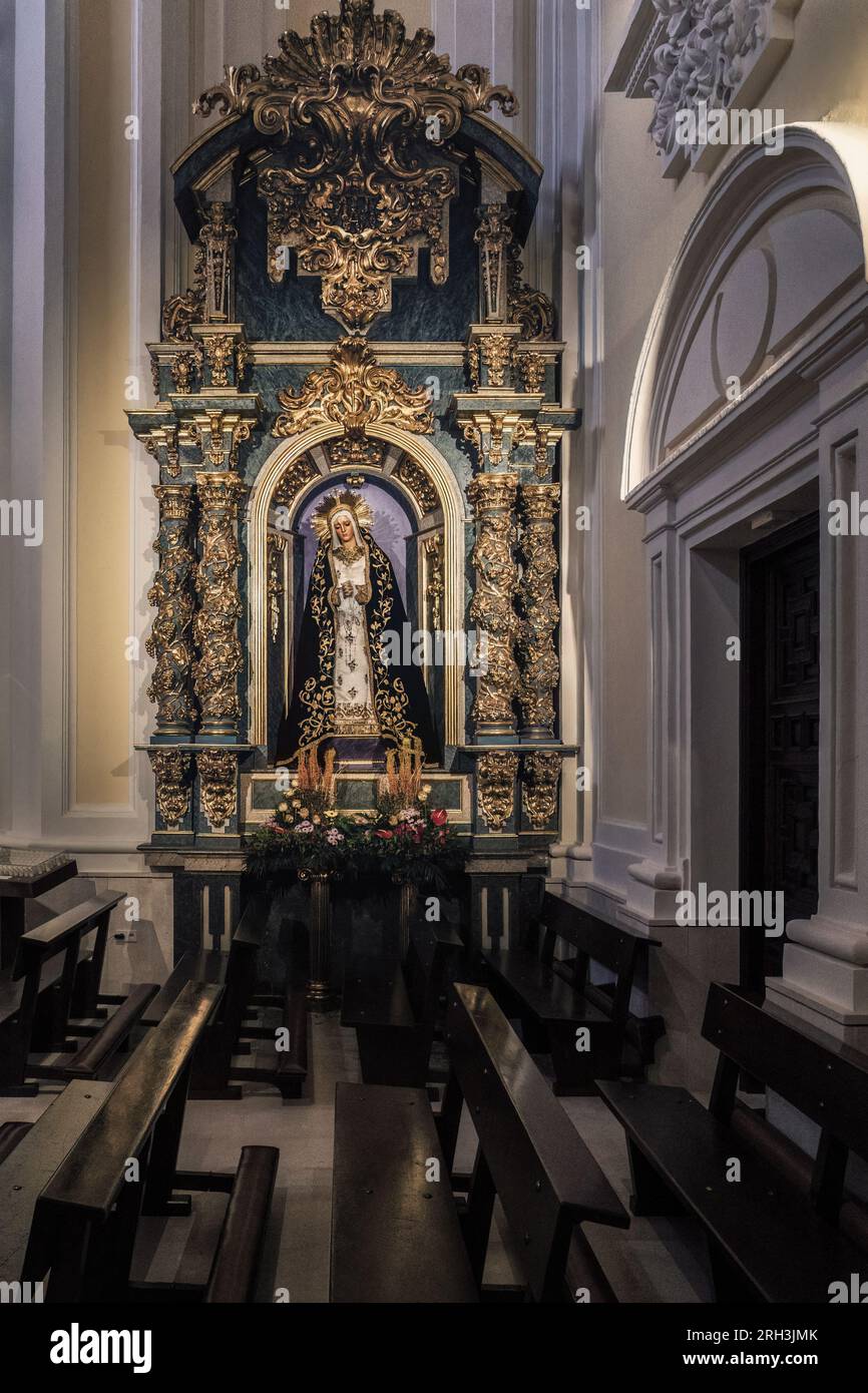 Solomonic columns hi-res stock photography and images - Alamy