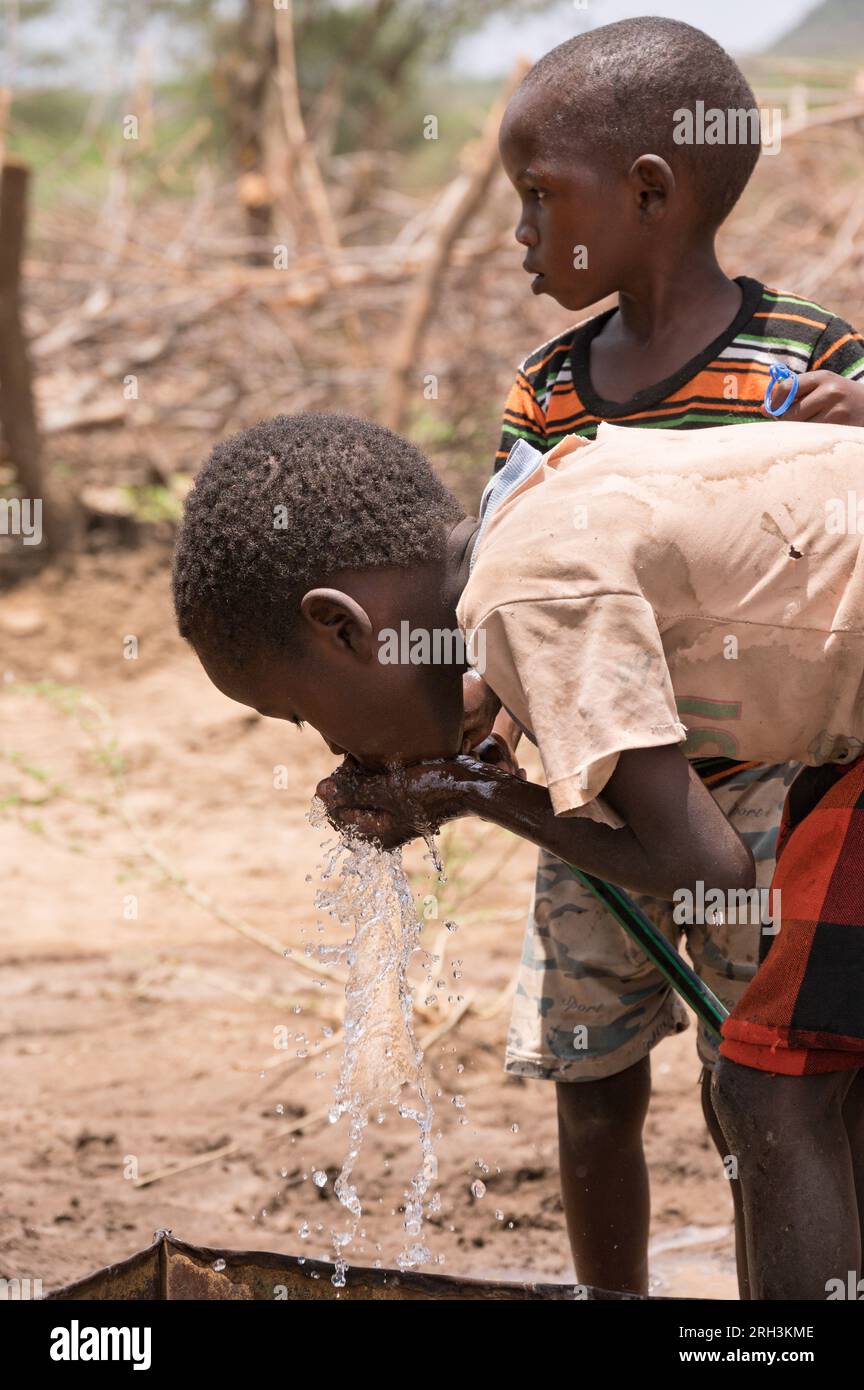 Clean drinking water africa hi-res stock photography and images - Alamy