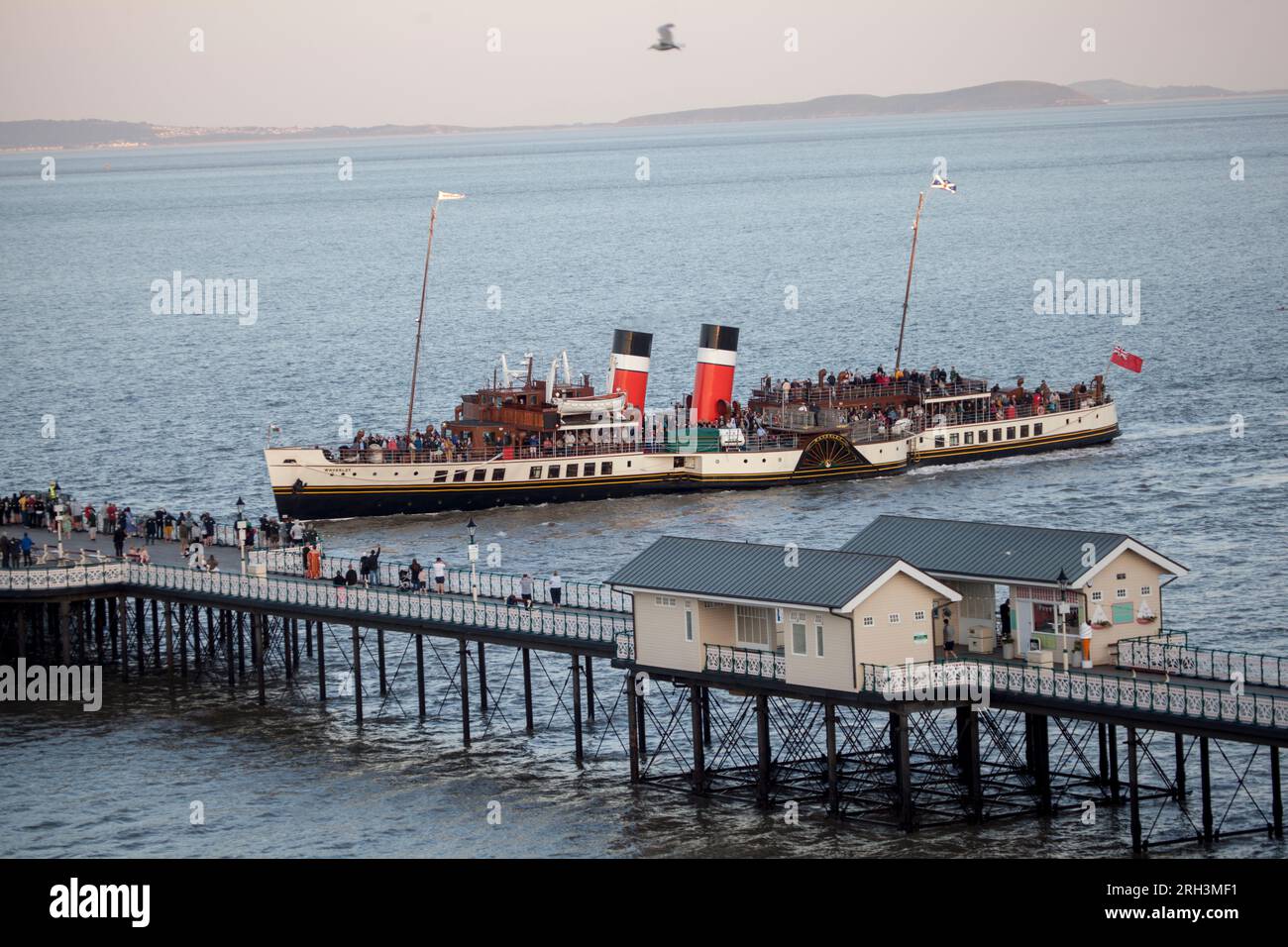 Waverley Boat at Penarth Pier Penarth South Wales Stock Photo - Alamy
