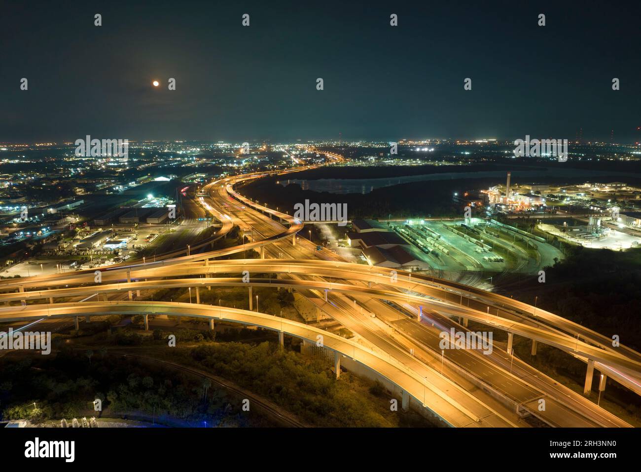 Tampa freeway interchange elevated road hi-res stock photography and ...