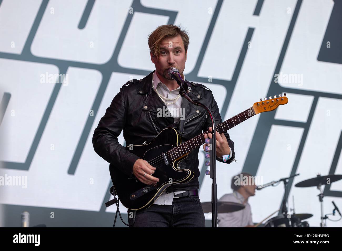 Crowbar guitar hi-res stock photography and images - Alamy