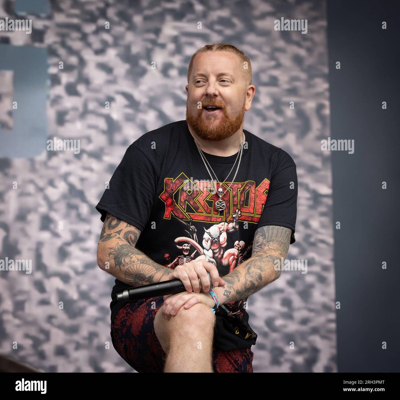 Metal 2 the masses hi-res stock photography and images - Alamy