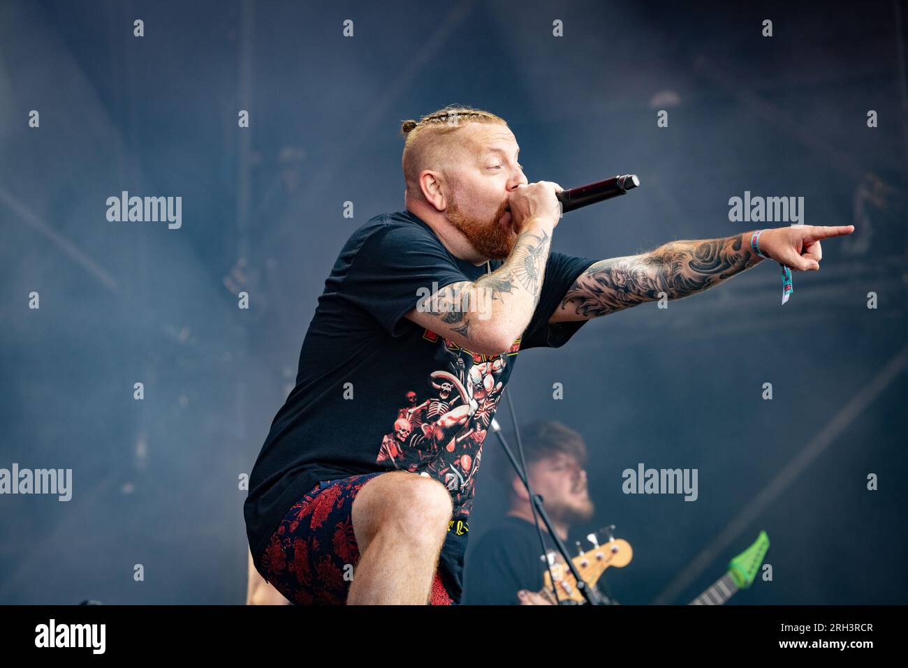 Metal 2 the masses hi-res stock photography and images - Alamy