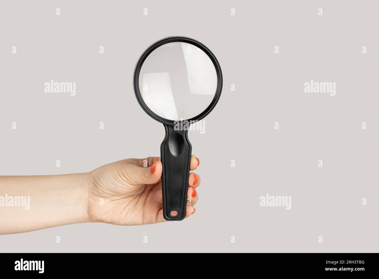 Inspecting zooming hi-res stock photography and images - Alamy
