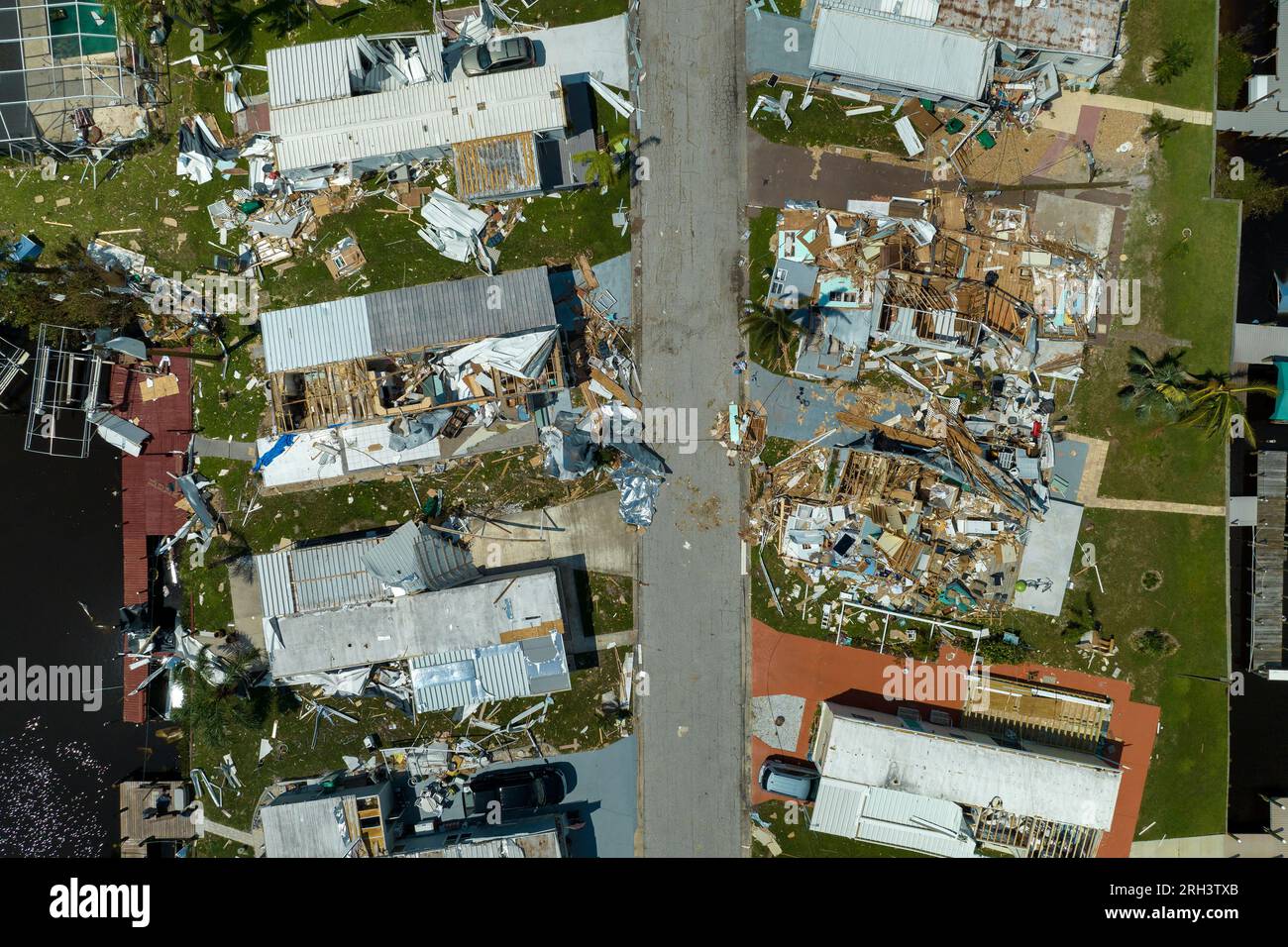 Property damage from strong hurricane winds. Mobile homes in Florida ...
