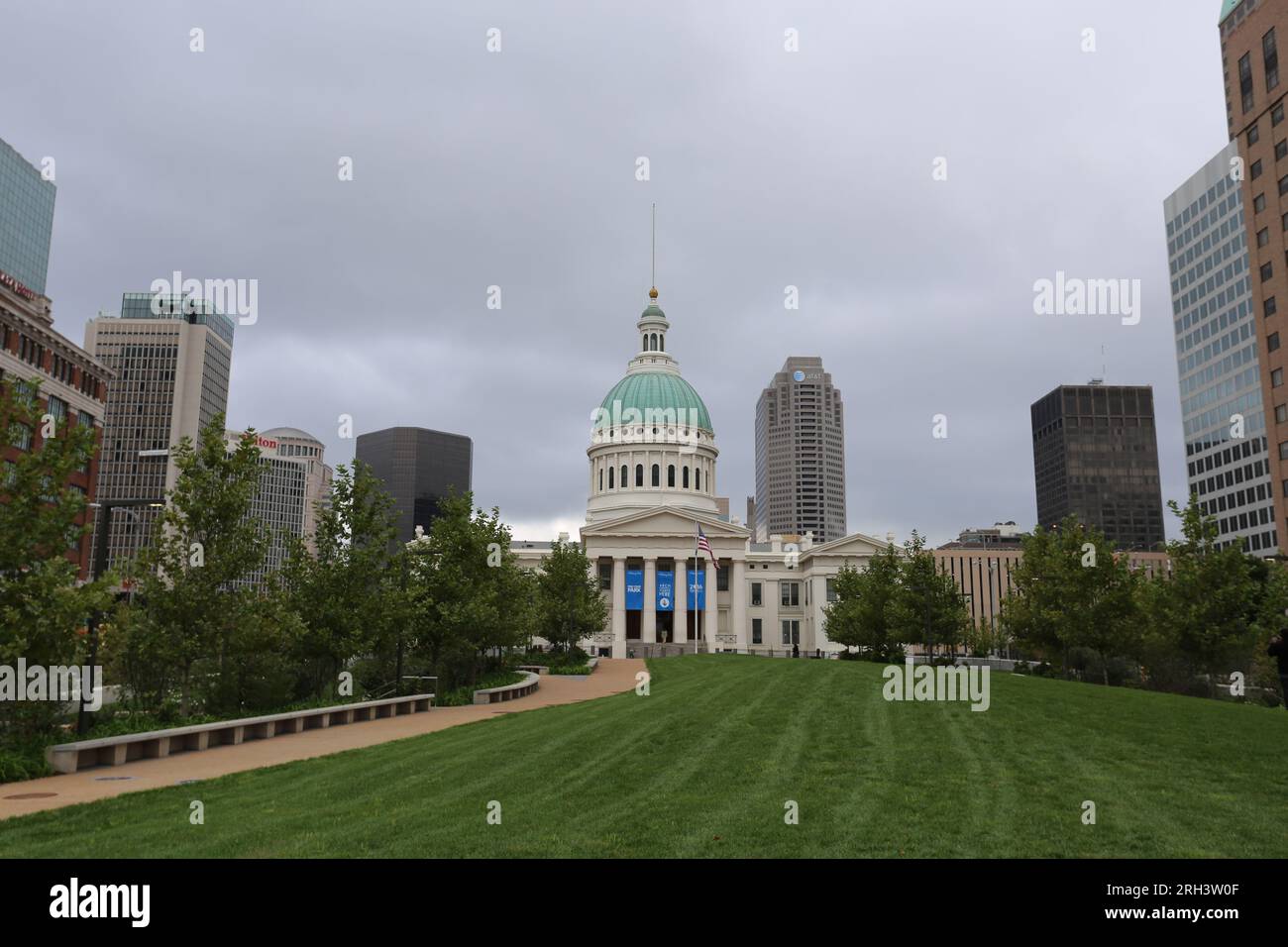 Old courthouse saint louis hi-res stock photography and images - Alamy