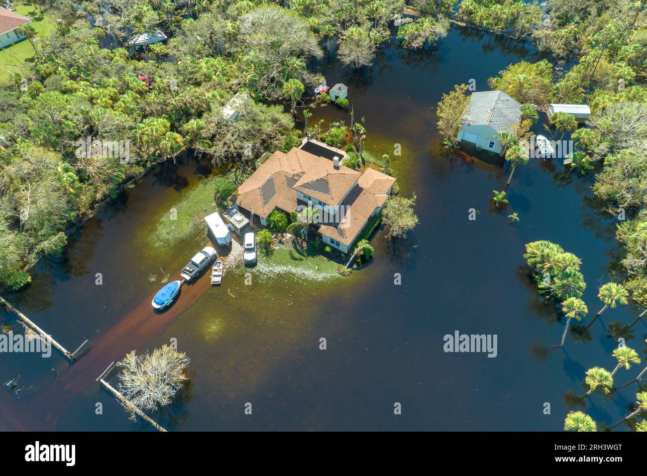 Surrounded by hurricane Ian rainfall flood waters homes in Florida ...