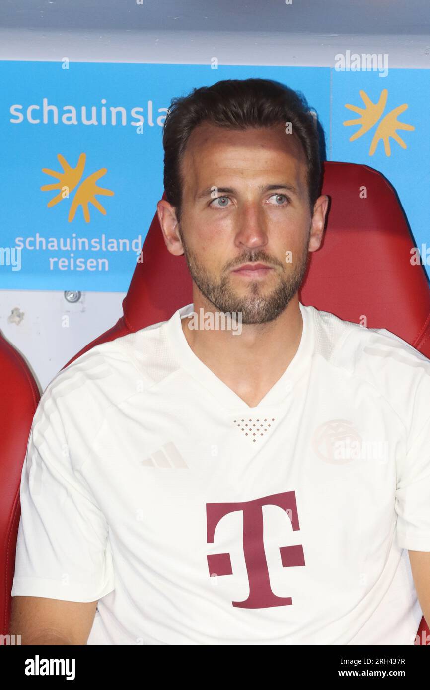 Now forward at fcbayern hi-res stock photography and images - Alamy