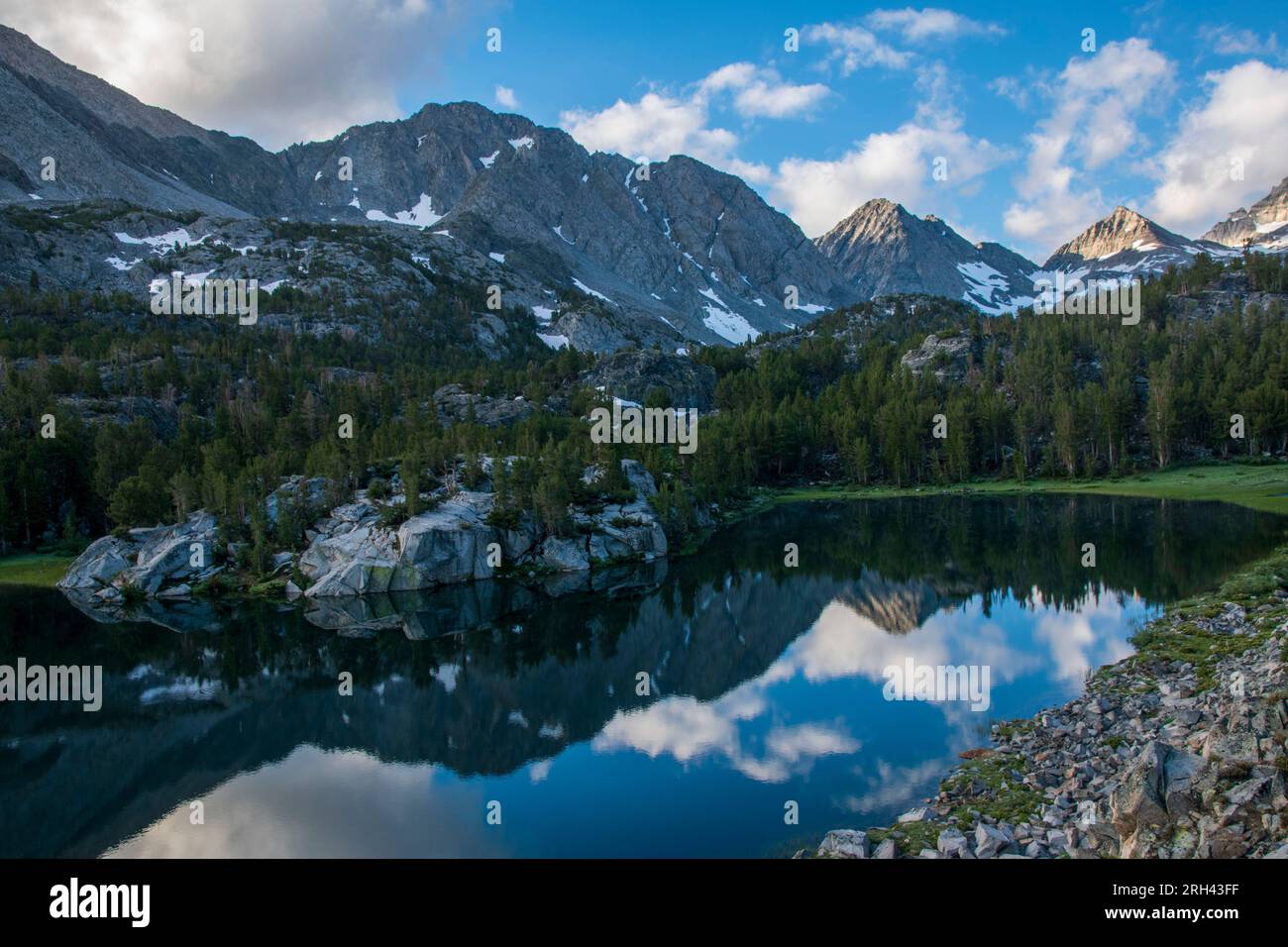 Columbine lakes hi-res stock photography and images - Alamy