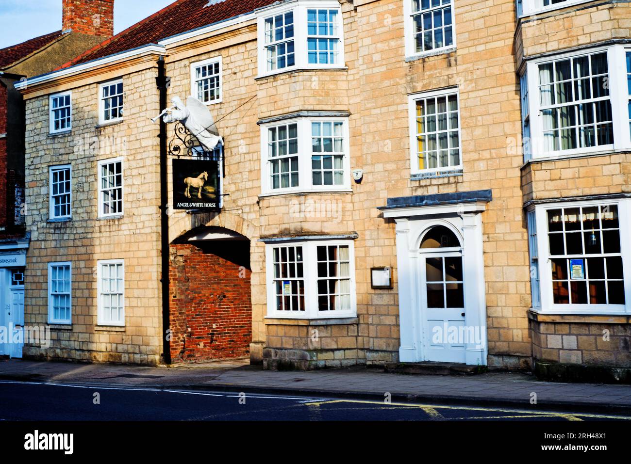 Angel and white horse hotel hi-res stock photography and images - Alamy
