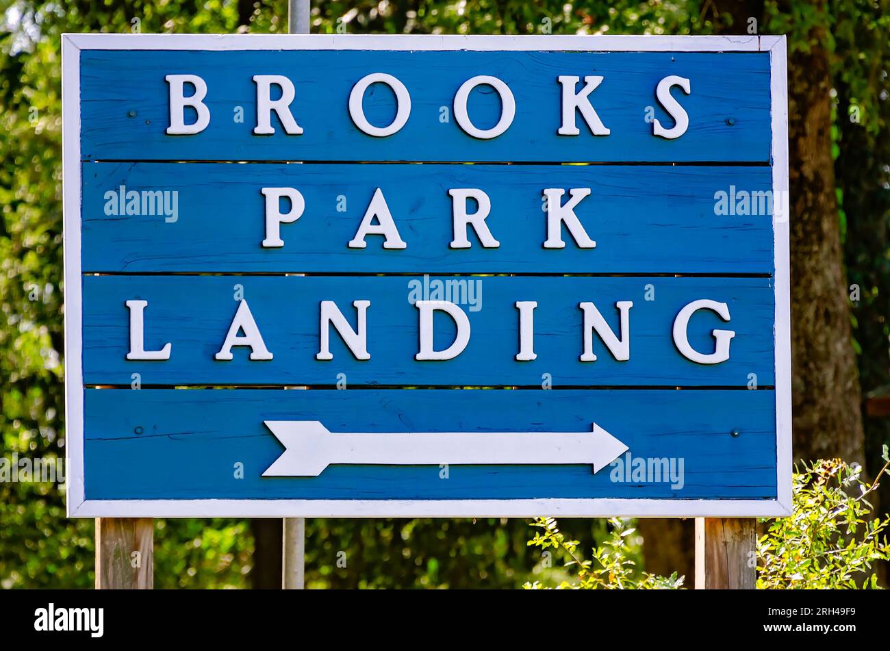 Brooks park landing sign hi-res stock photography and images - Alamy