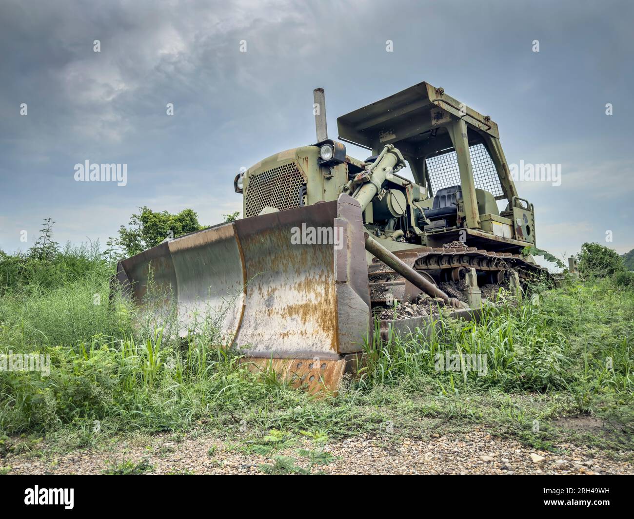 Military bulldozer hi-res stock photography and images - Alamy