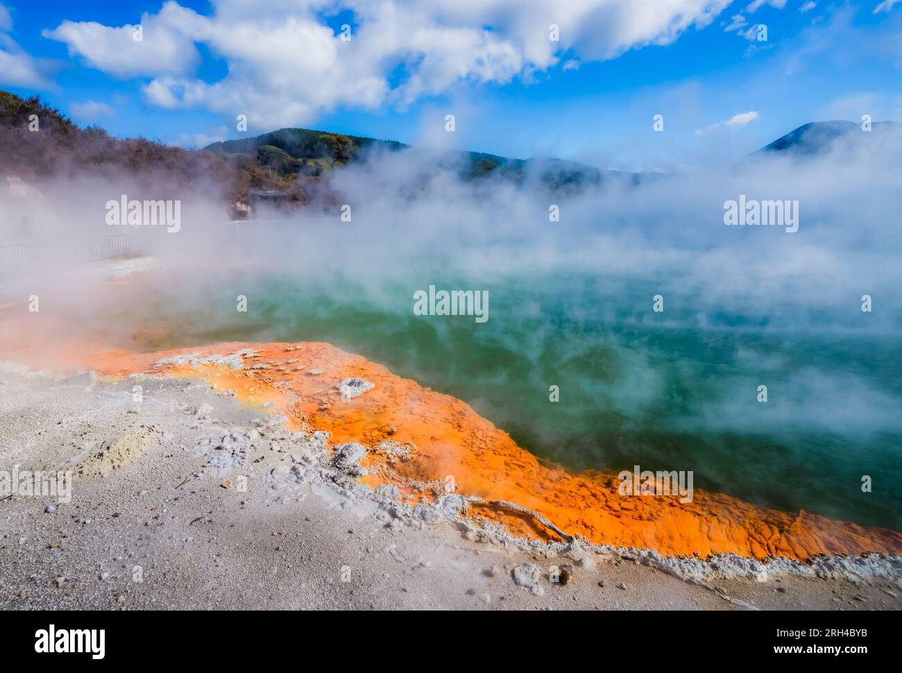 Amazing water color in Wai O Tapu Thermal Wonderland Stock Photo - Alamy