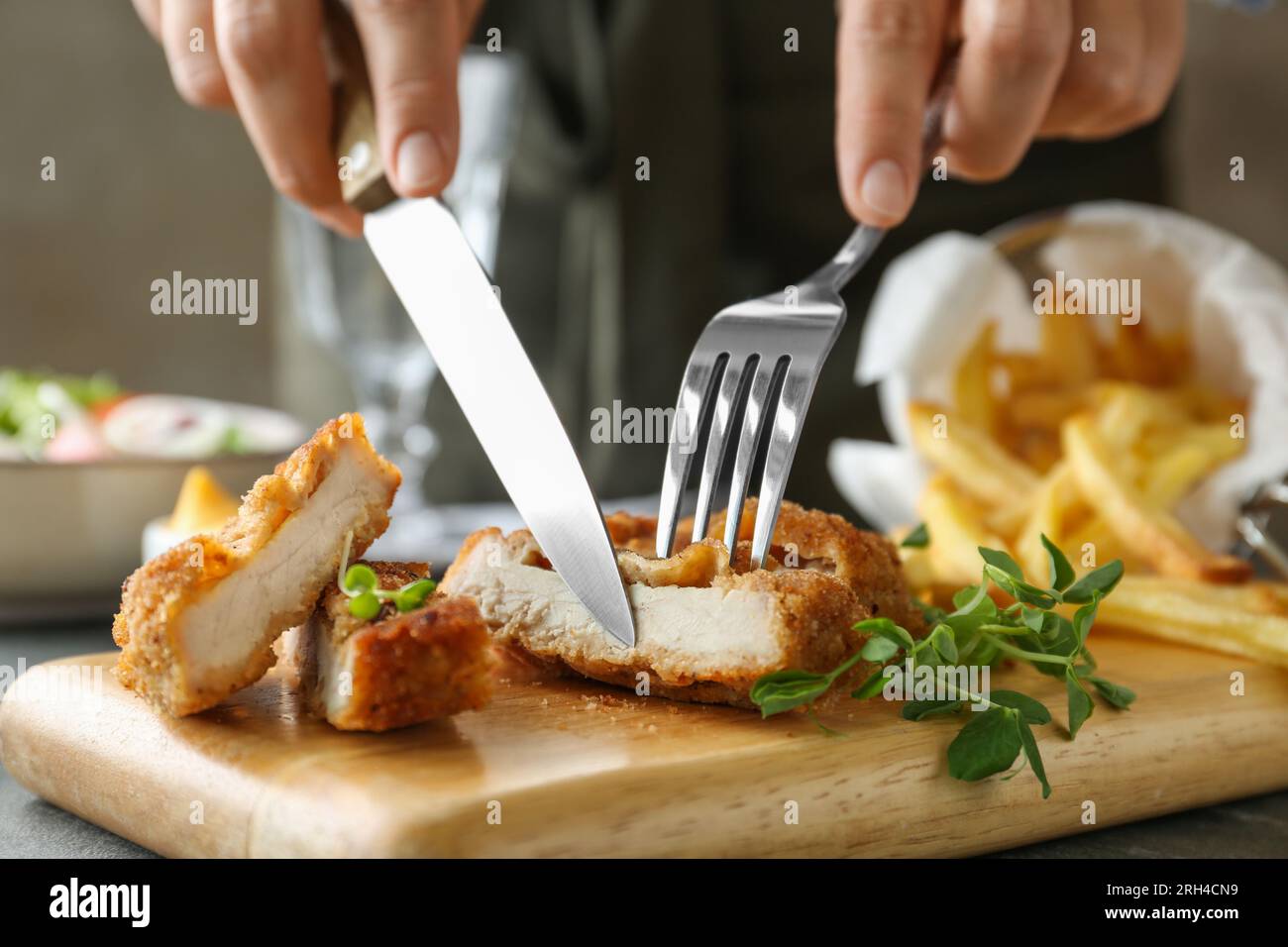 Wiener schnitzel woman hi-res stock photography and images - Alamy