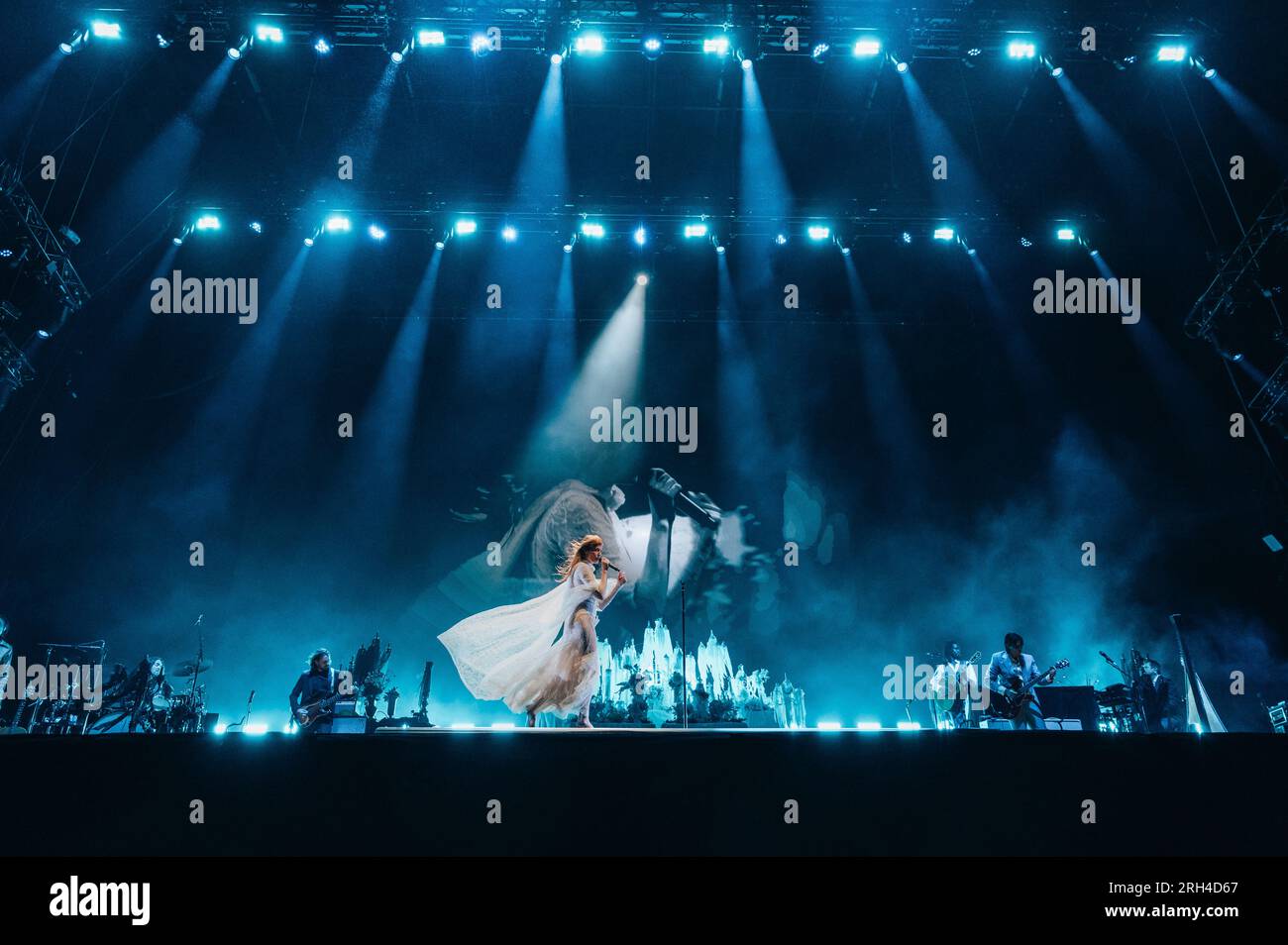 Newquay, Cornwall, UK. 13/08/2023. Florence and the Machine at ...
