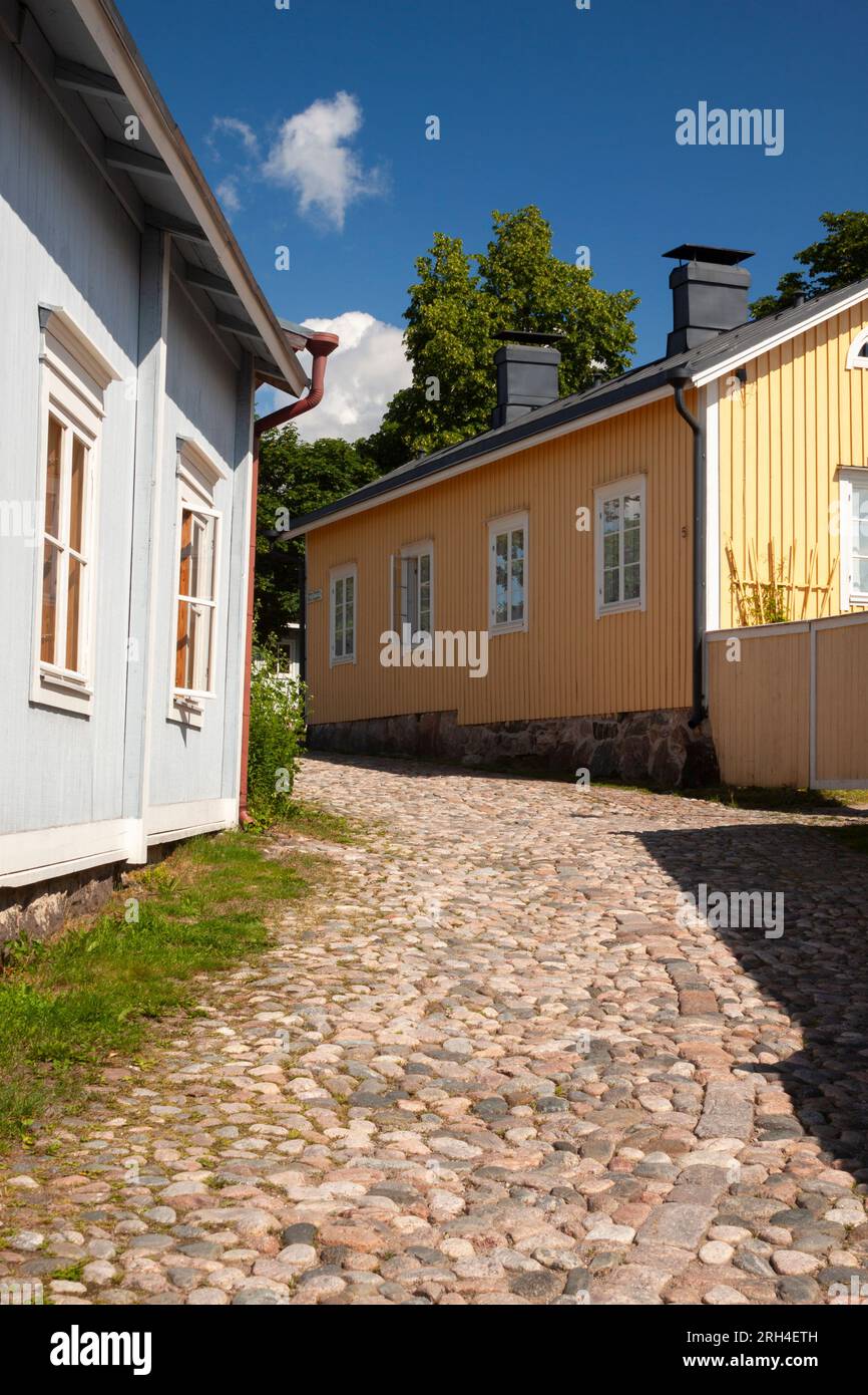 Wooden yellow houses hi-res stock photography and images - Alamy