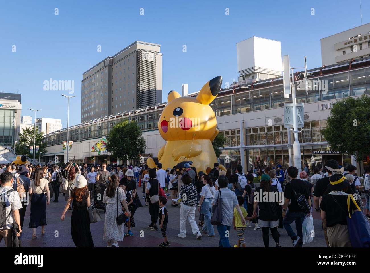 Pikachu air balloon in front of Sakuragicho station during Pokemon ...