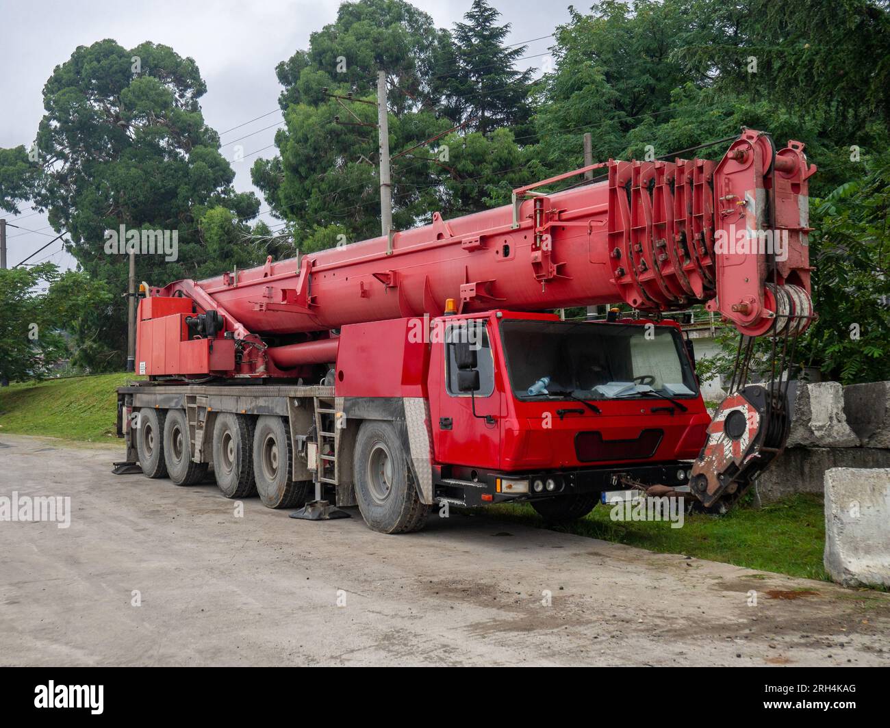 Driving mobile crane hi-res stock photography and images - Alamy