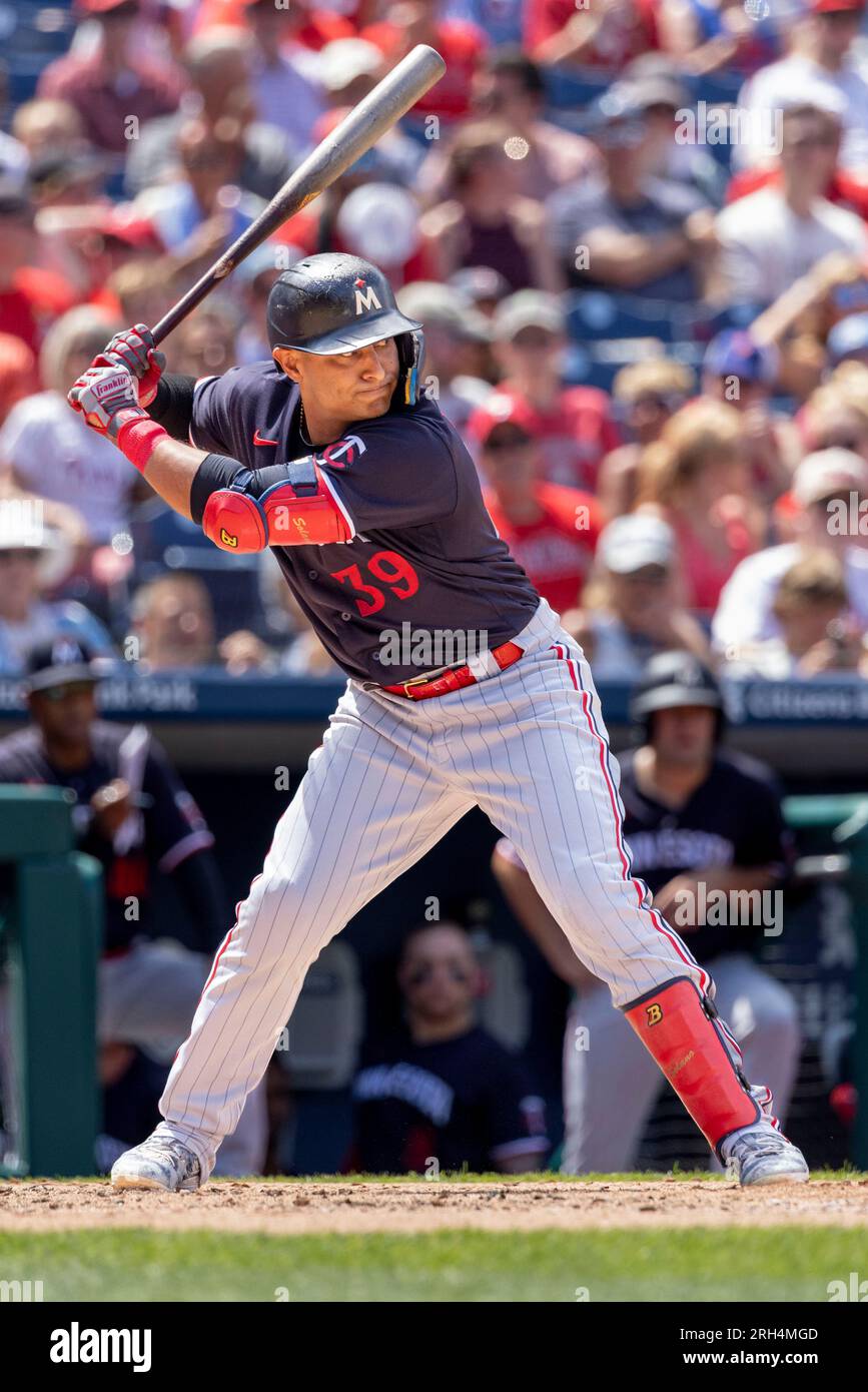 Minnesota Twins' Donovan Solano (39) in action during a baseball game ...