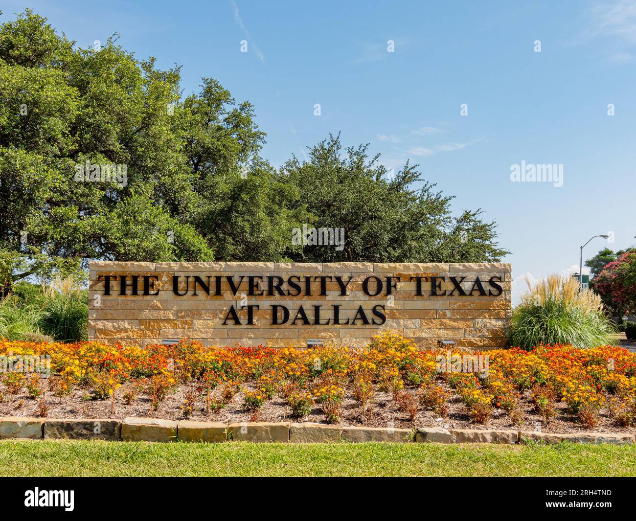 Sunny view of the sign of The University of Texas at Dallas, Texas ...