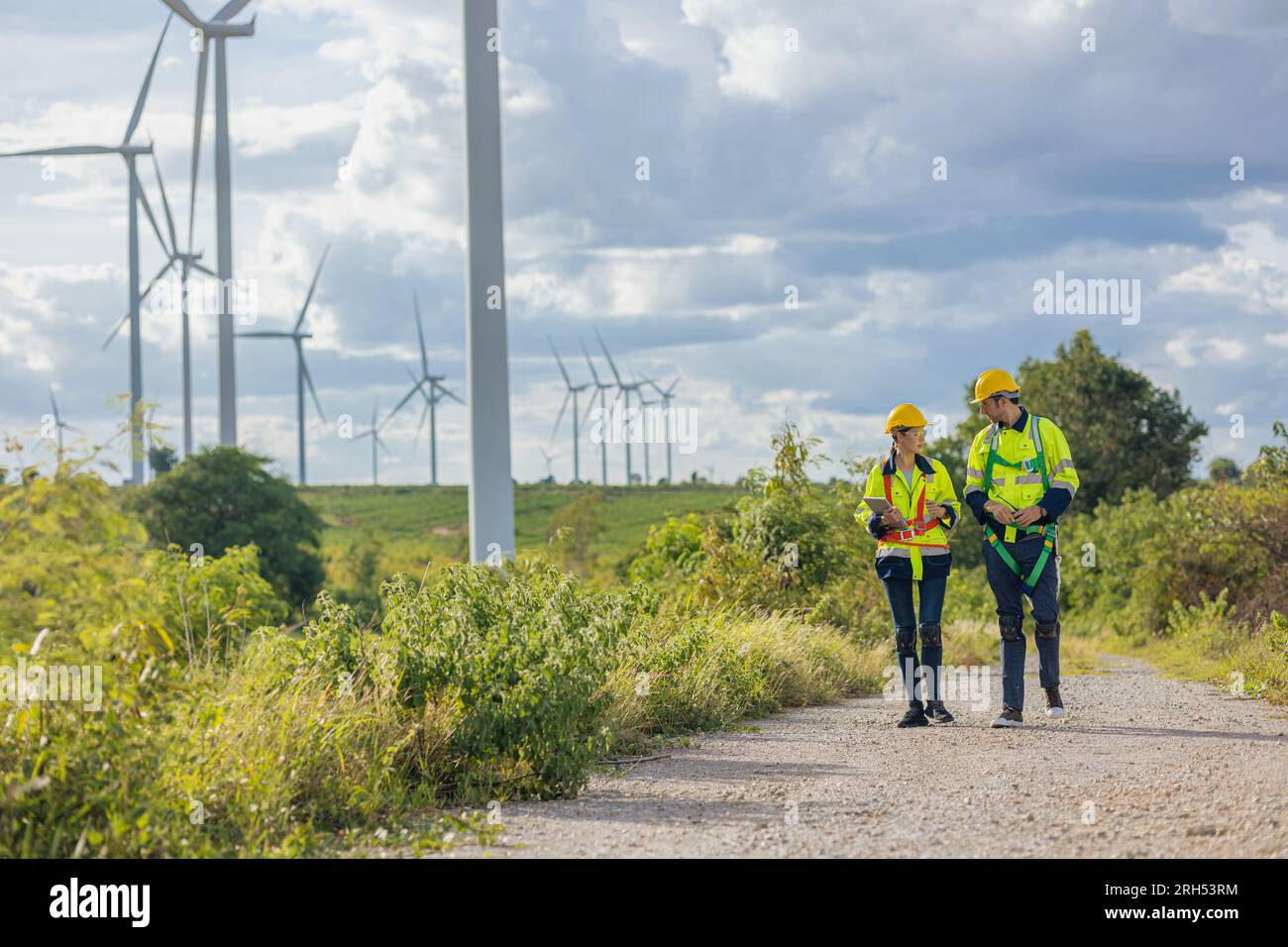 Team walking hi-res stock photography and images - Alamy