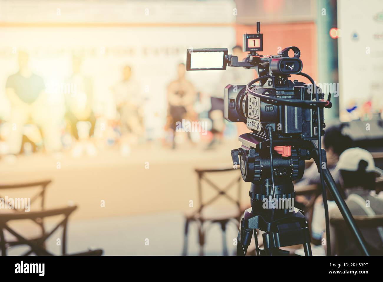 Live tv news broadcast interview hi-res stock photography and images ...