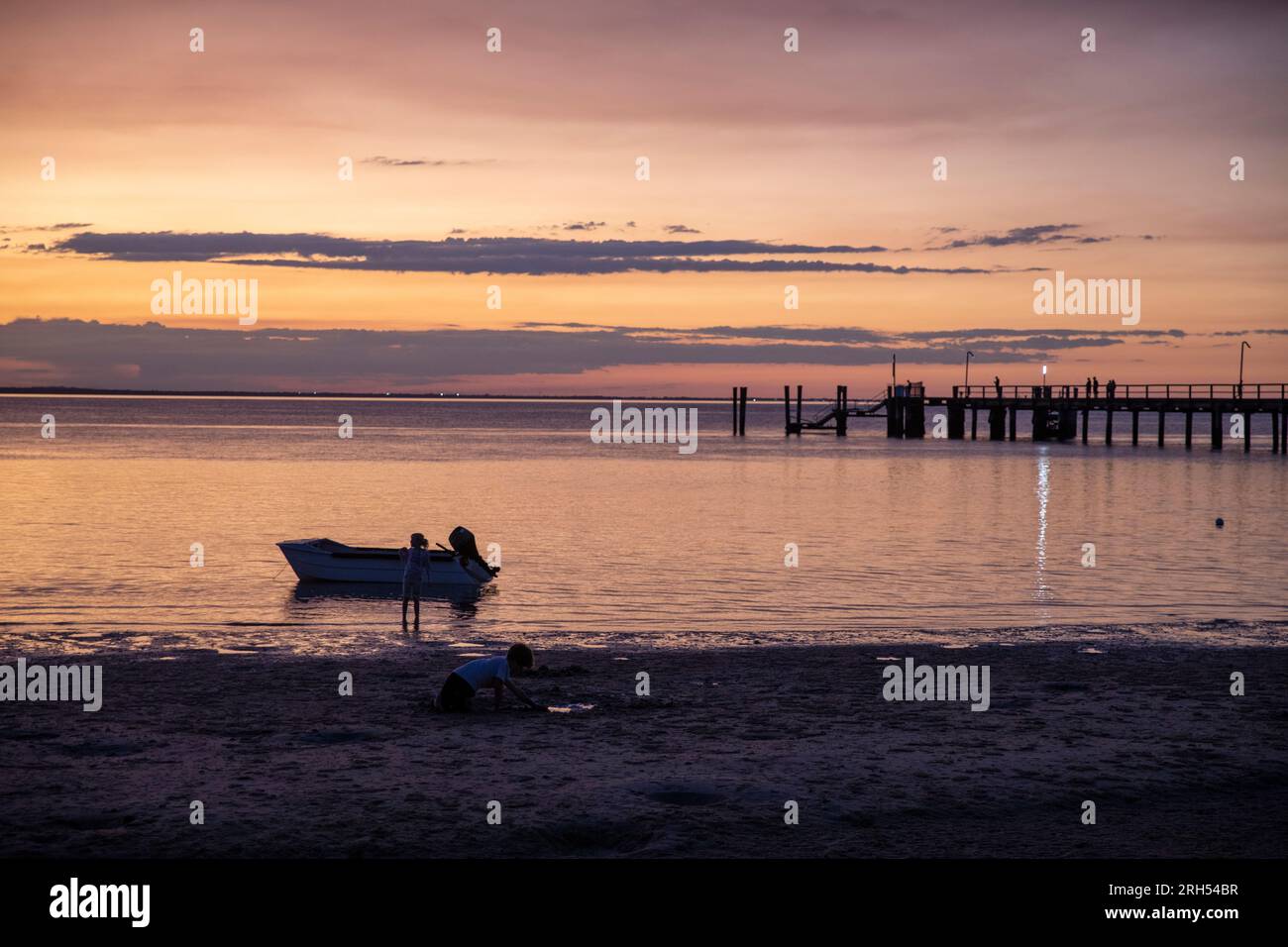 Fraser Island K'gari sunset over kingfisher Bay and the Coral sea with ...