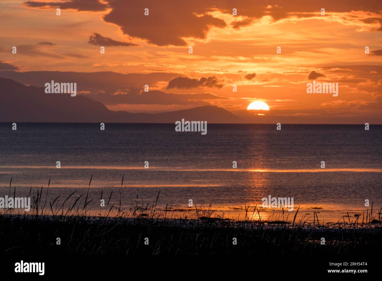 View the sunset at Ayr Beach, Scotland Stock Photo - Alamy