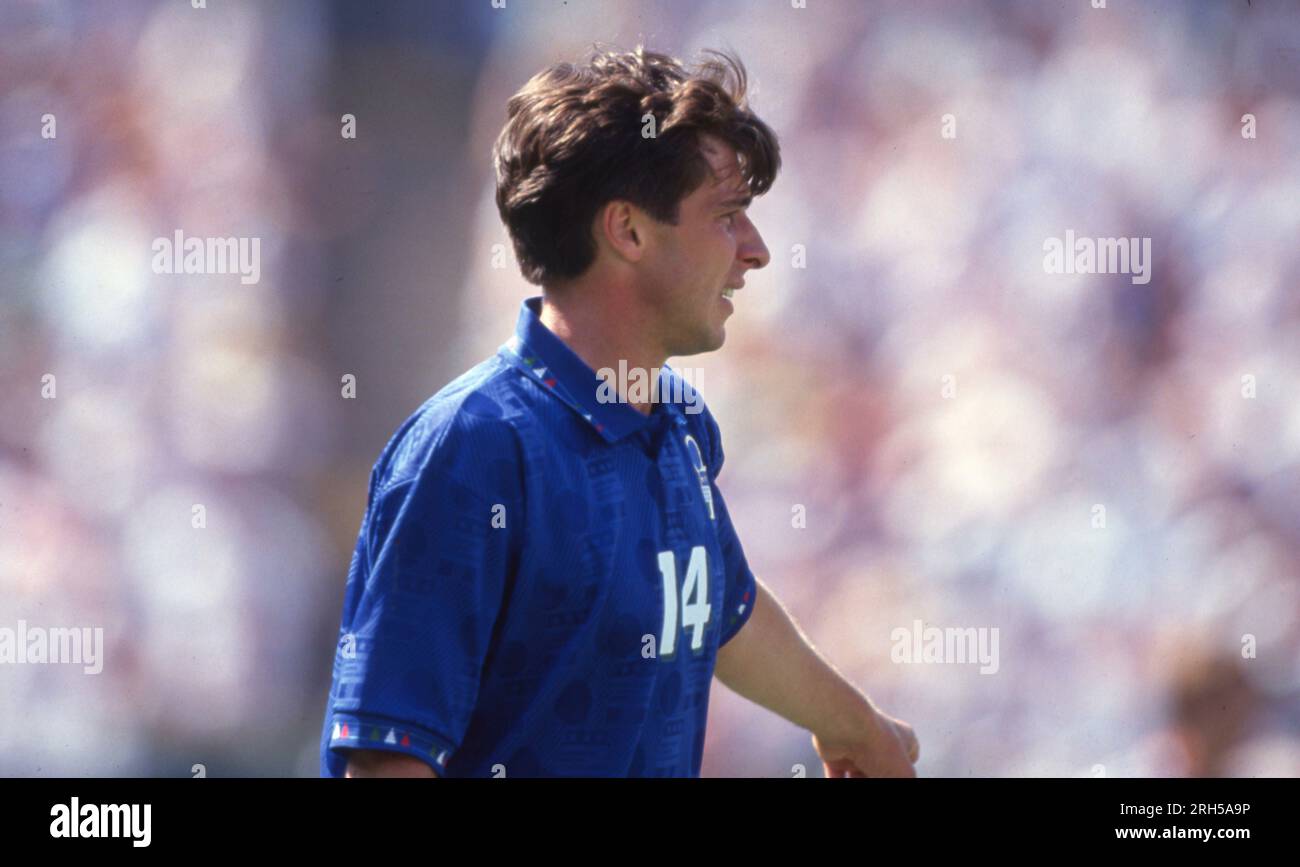 Nicola berti 1994 hi-res stock photography and images - Alamy