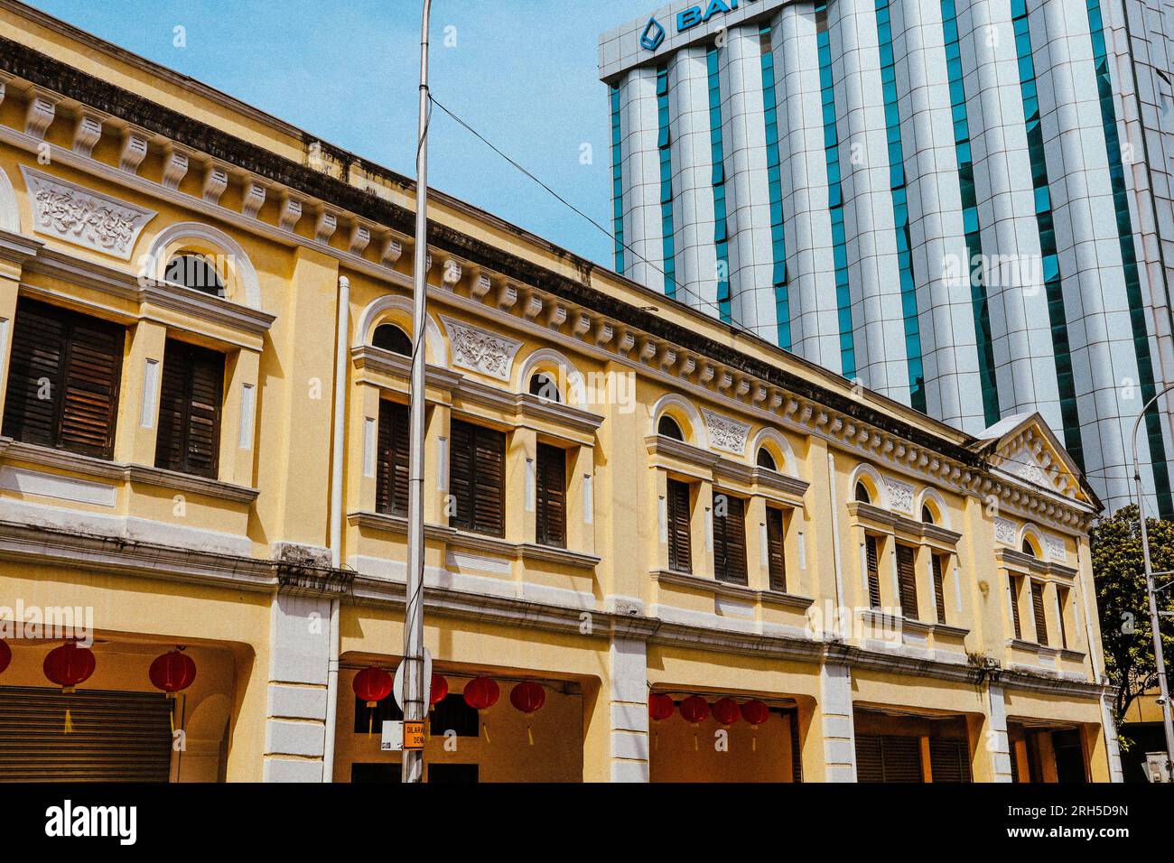 Beautiful old chinese building hi-res stock photography and images - Alamy