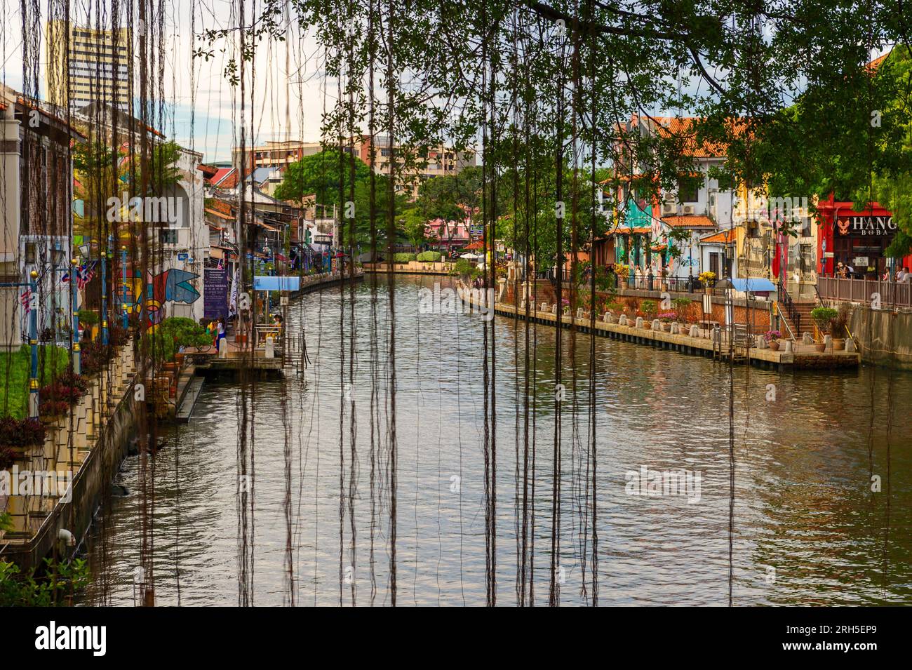 View down the Malacca River from the Tan Kim Seng Bridge, Malacca, Malaysia Stock Photo - Alamy