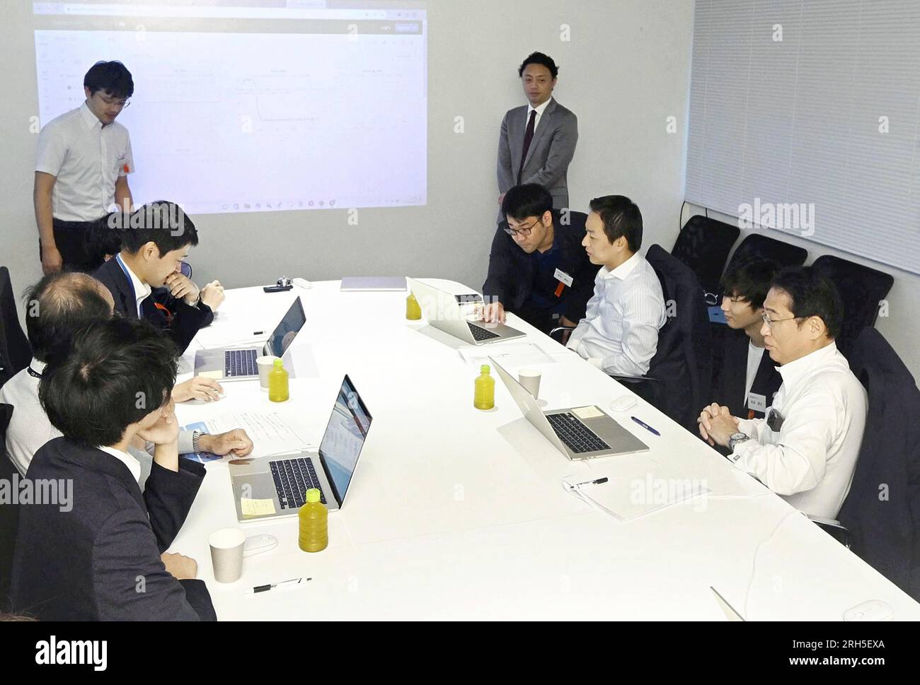 Japan's Prime Minister Fumio Kishida takes a large language model; LLM, lecture of Matsuo Lab at ...
