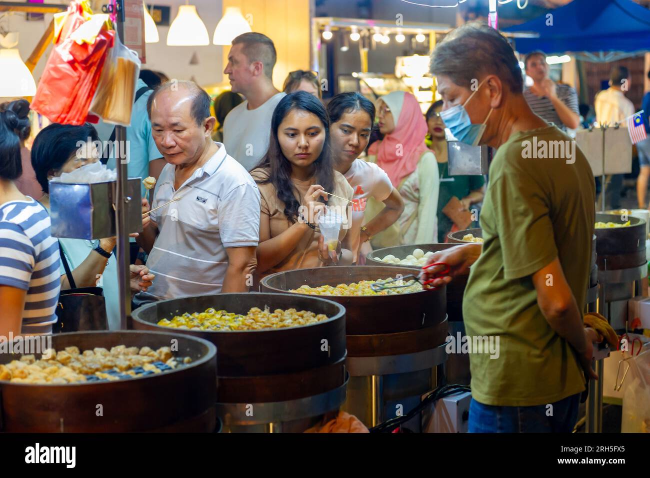 Jonker Walk Night Market, Malacca, Malaysia Stock Photo - Alamy