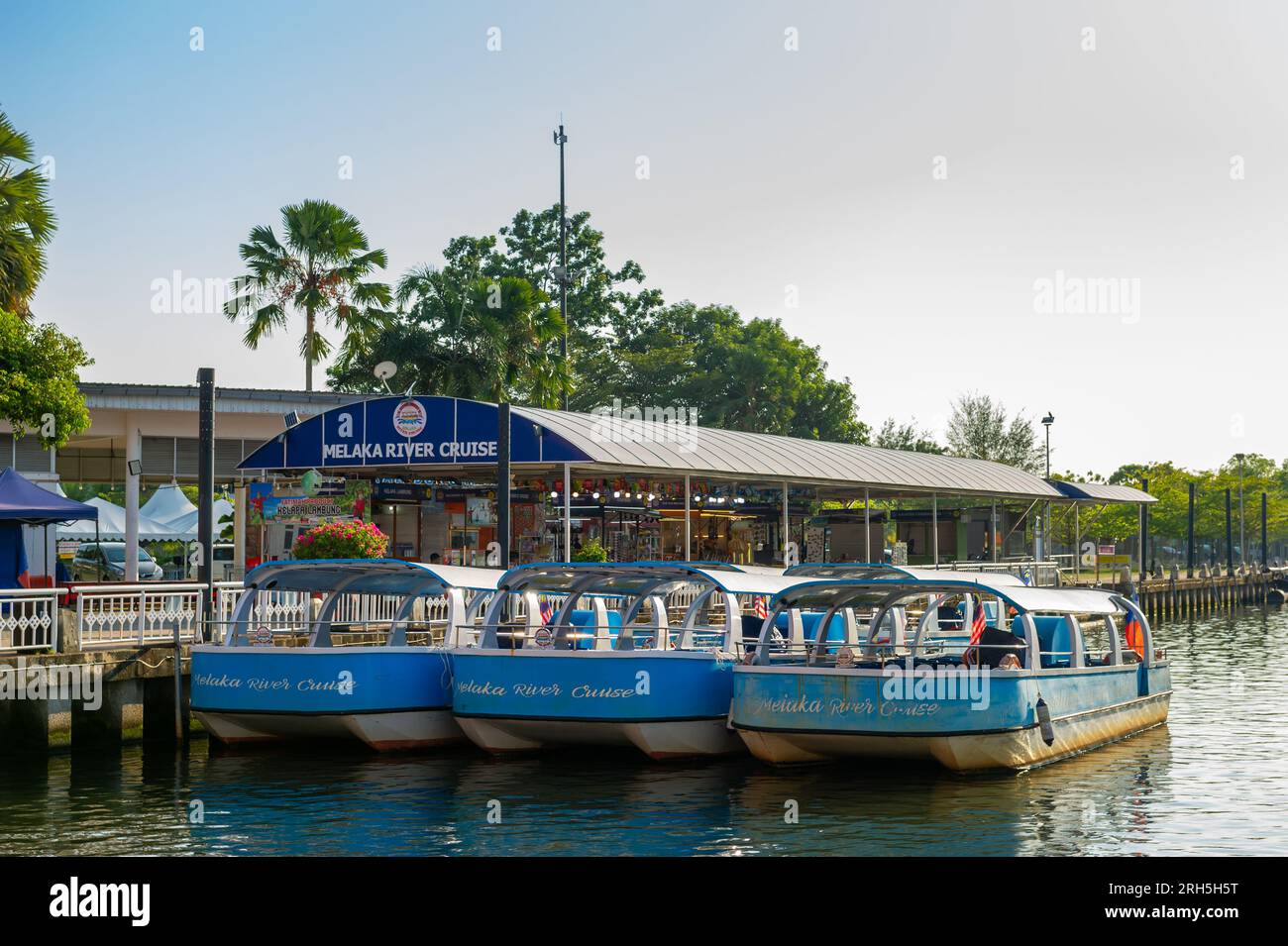 Malacca River Cruise boat terminal Stock Photo - Alamy