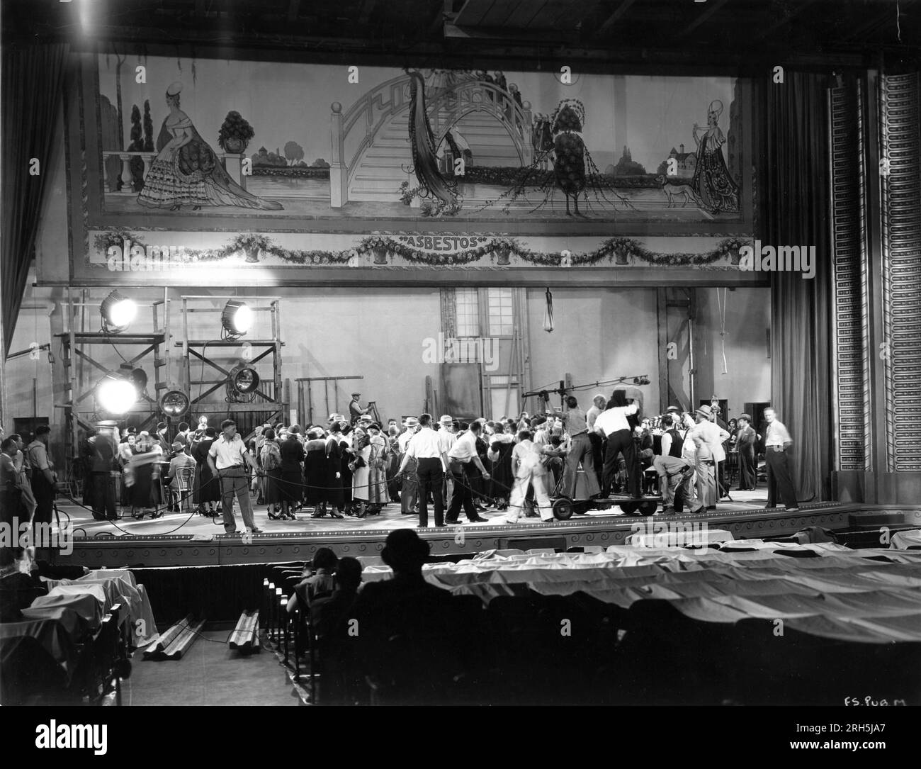 42nd street is an american musical Black and White Stock Photos ...