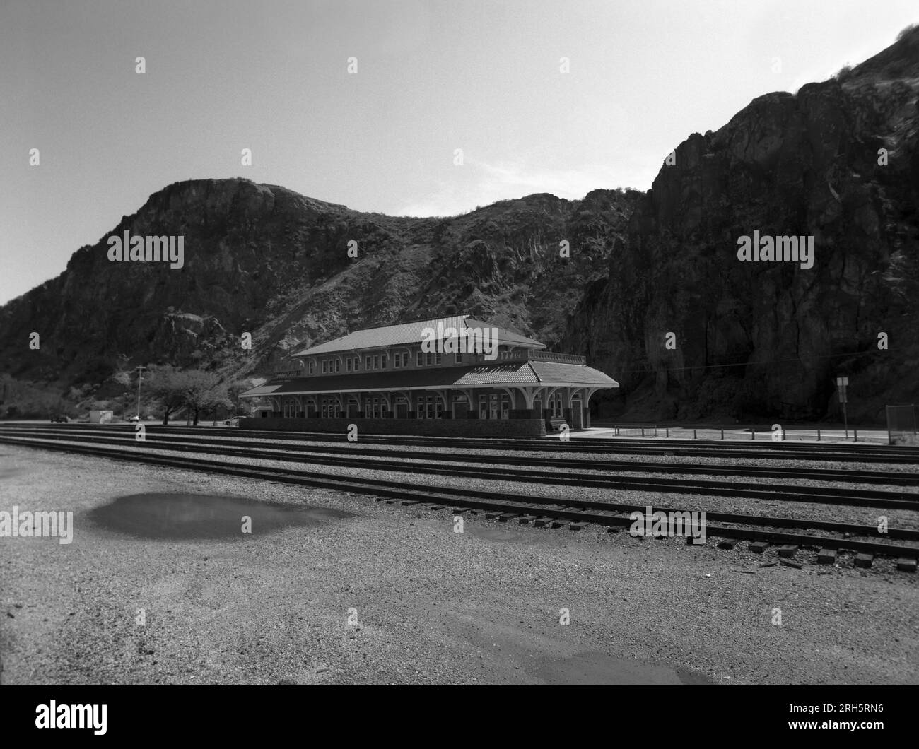 Photo old train station Black and White Stock Photos & Images - Alamy
