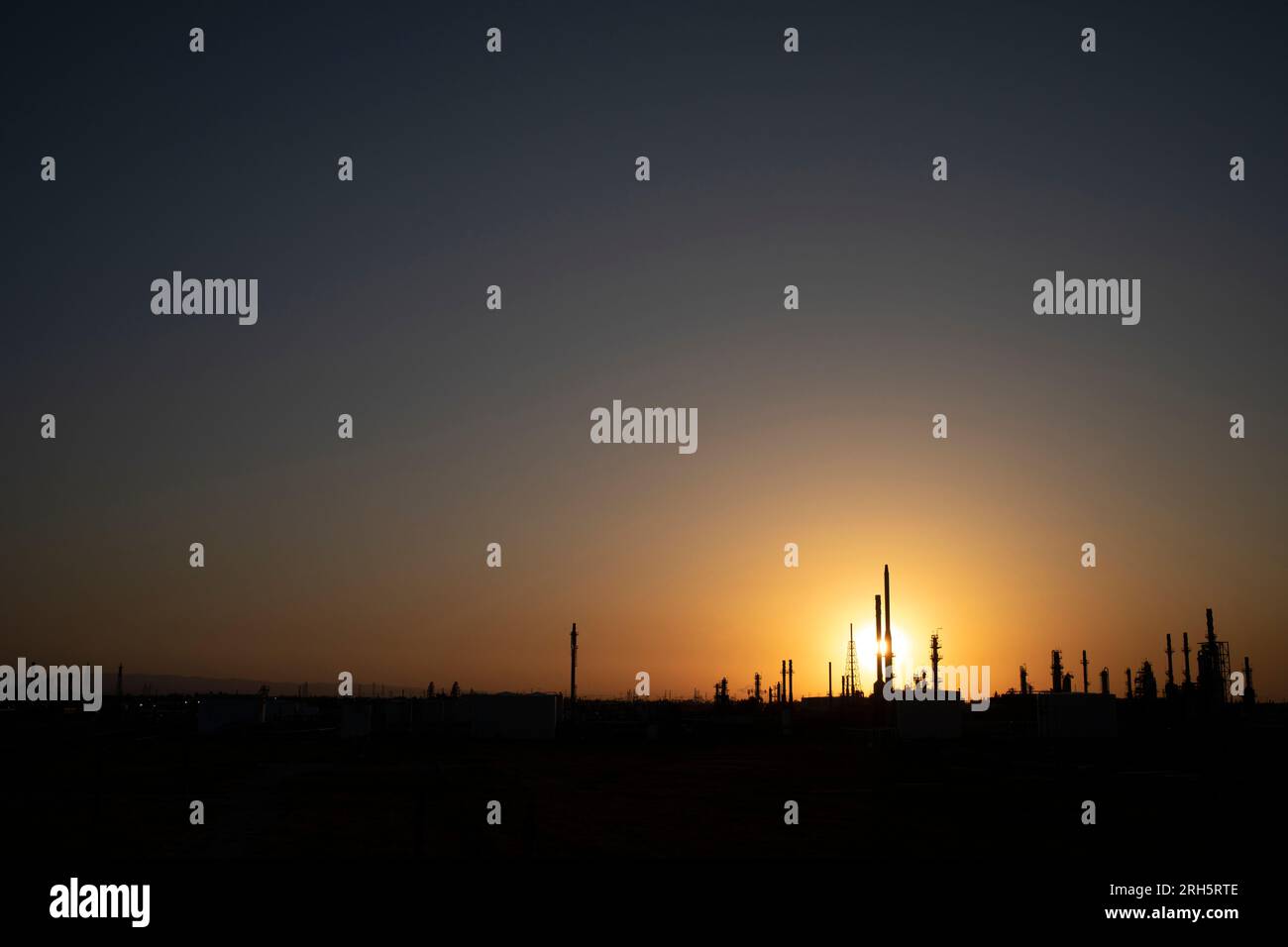 Setting facility hi-res stock photography and images - Alamy