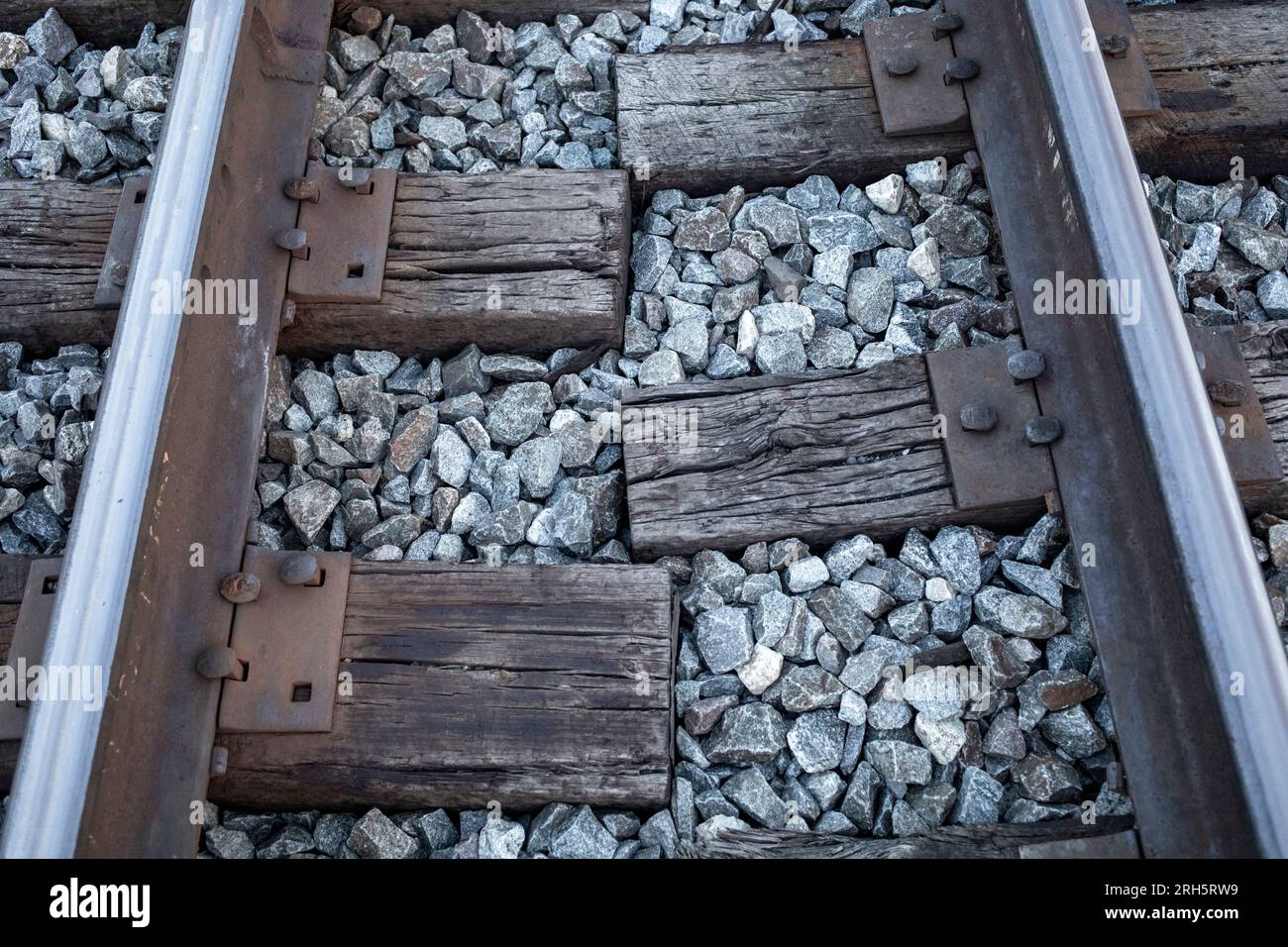 Staggered lines hi-res stock photography and images - Alamy