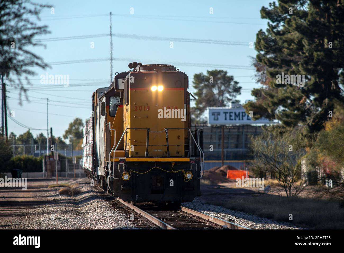Railroad trains in background hi-res stock photography and images - Alamy