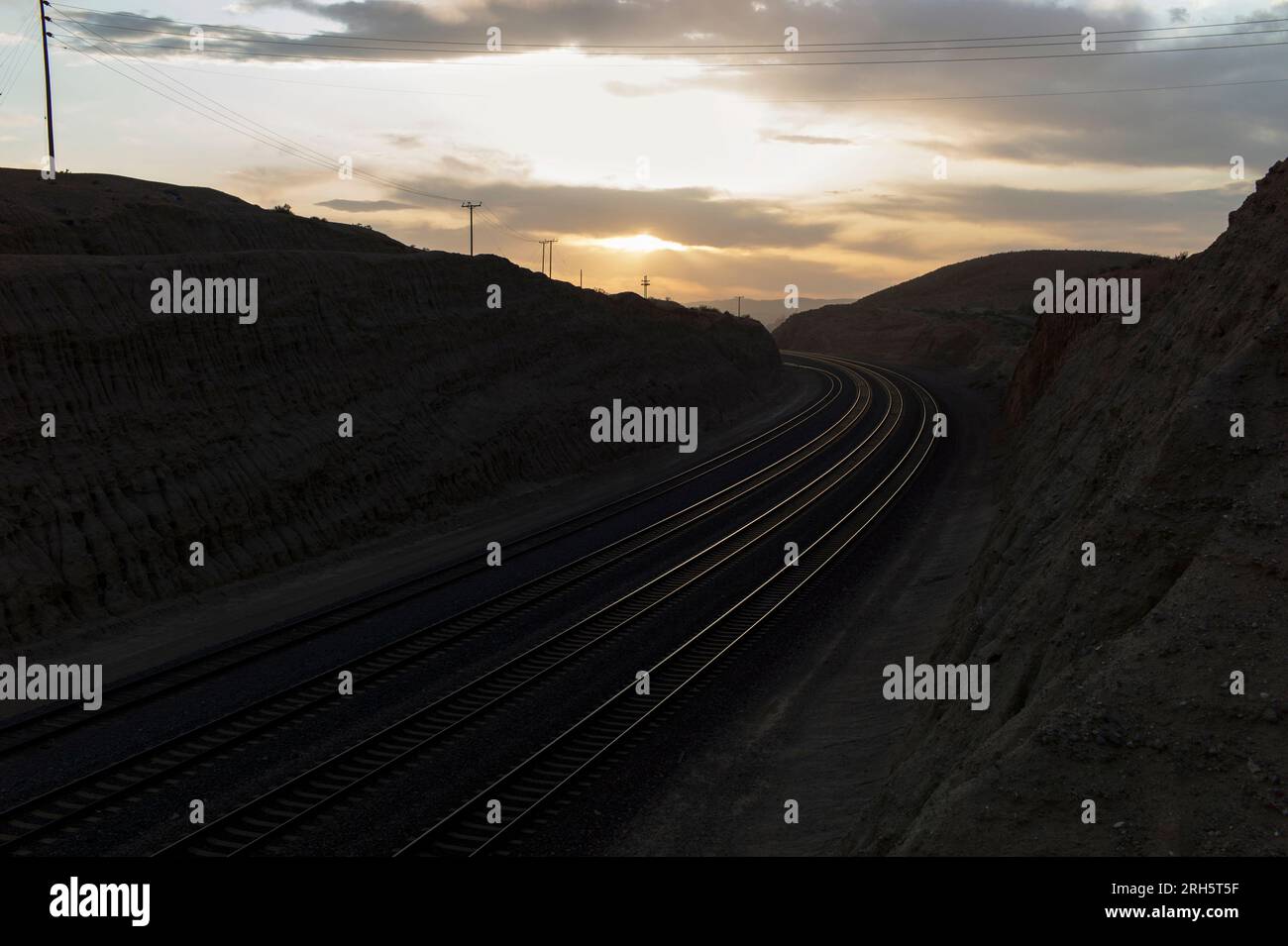 Moody train tracks hi-res stock photography and images - Alamy