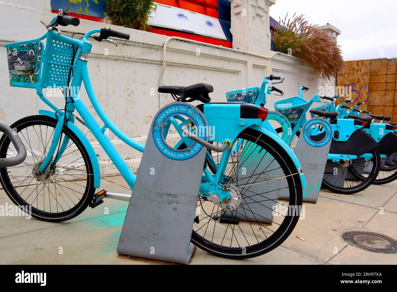 Long beach bike share hi-res stock photography and images - Alamy