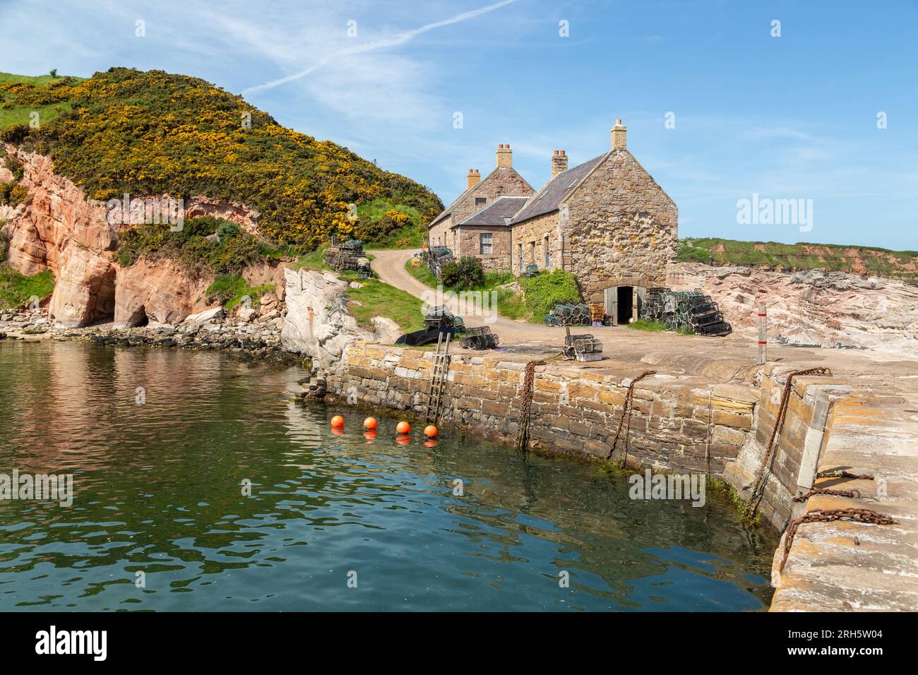 Fishermen's cottages at Cove Harbour, Cove, Scottish Borders, Scotland ...
