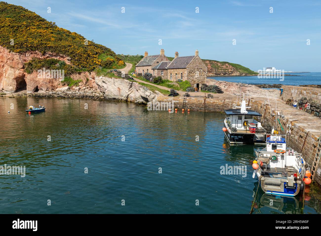 Fishermen's cottages at Cove Harbour, Cove, Scottish Borders, Scotland ...