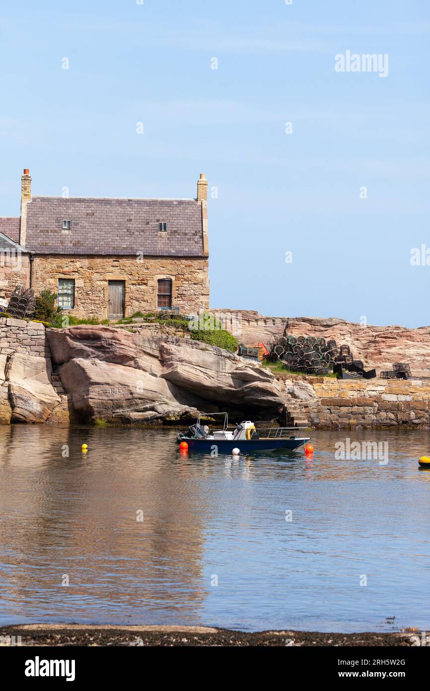 Fishermen's cottages at Cove Harbour, Cove, Scottish Borders, Scotland ...